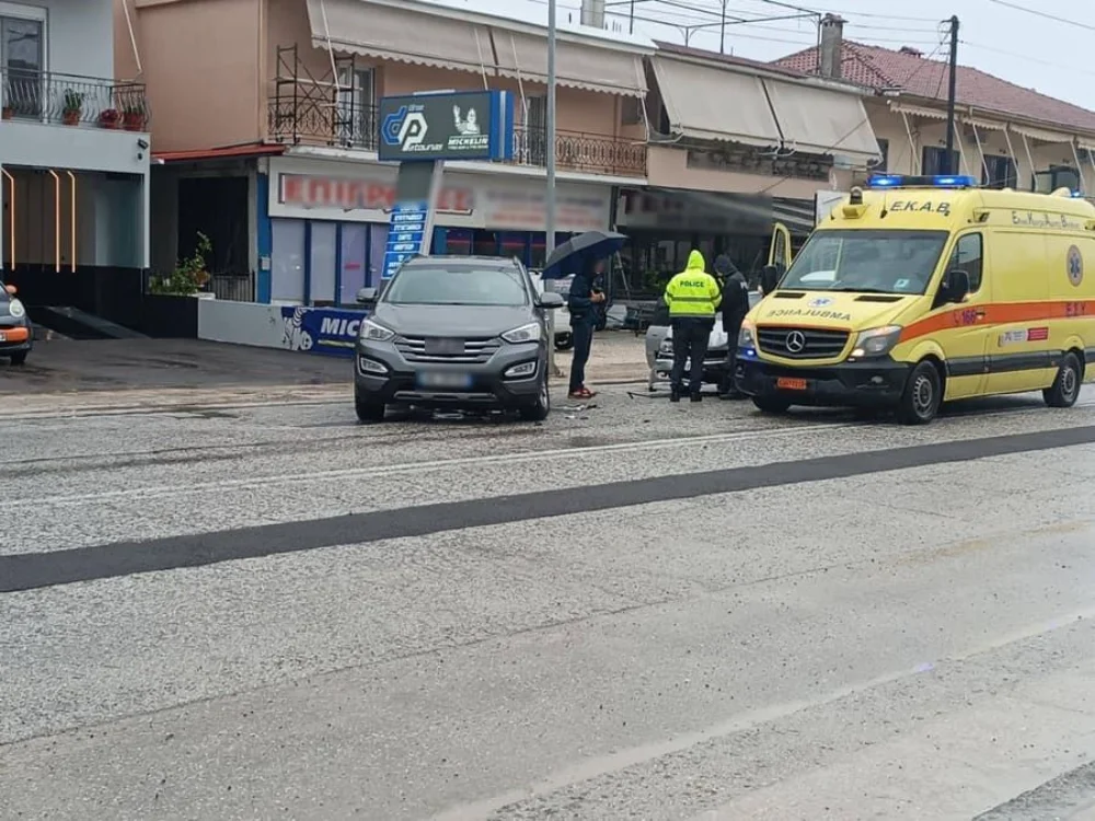 Δύο τραυματίες σε τροχαίο στον Άγιο Ιωάννη - EpirusPost